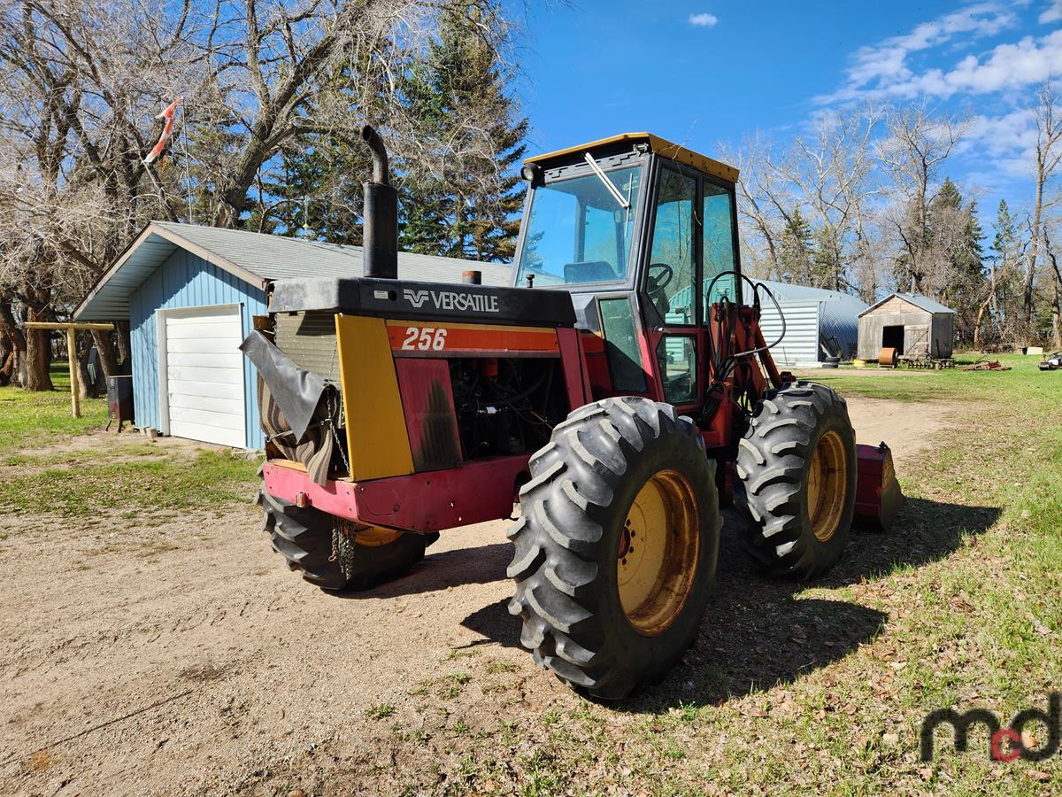 1984 Versatile 256 Bi-Directional Tractor